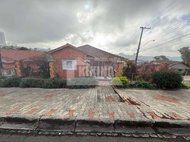 Casa / Sobrado para Venda em Ponta Grossa/PR Uvaranas 3 Quartos