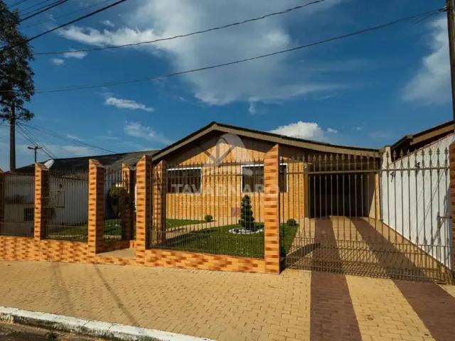 Casa / Sobrado para Venda em Ponta Grossa/PR Uvaranas 3 Quartos