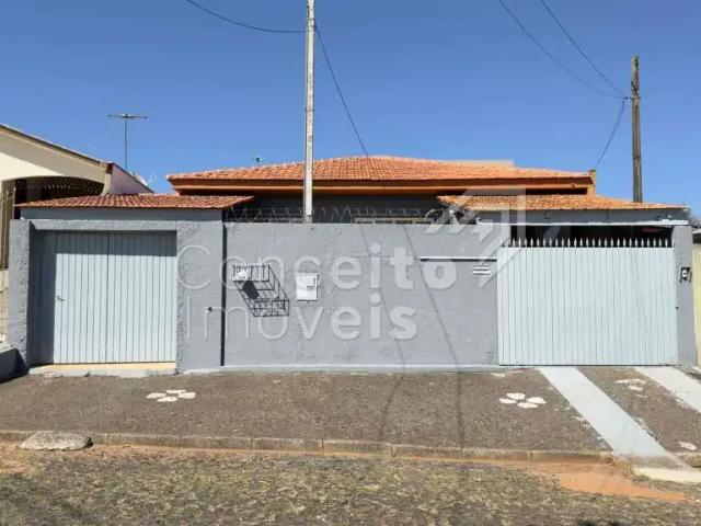 Casa / Sobrado para Venda em Ponta Grossa/PR Uvaranas 3 Quartos