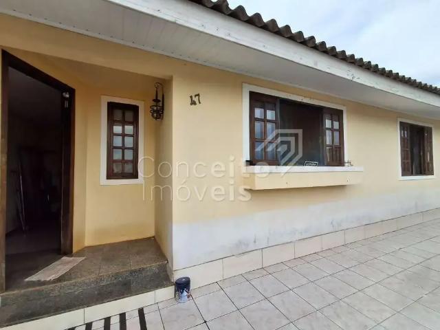 Casa / Sobrado para Venda em Ponta Grossa/PR Uvaranas 3 Quartos