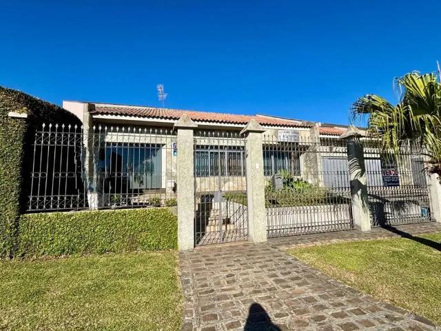 Casa / Sobrado para Venda em Ponta Grossa/PR Boa Vista 4 Quartos