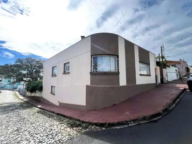 Casa / Sobrado para Venda em Ponta Grossa/PR Centro 4 Quartos