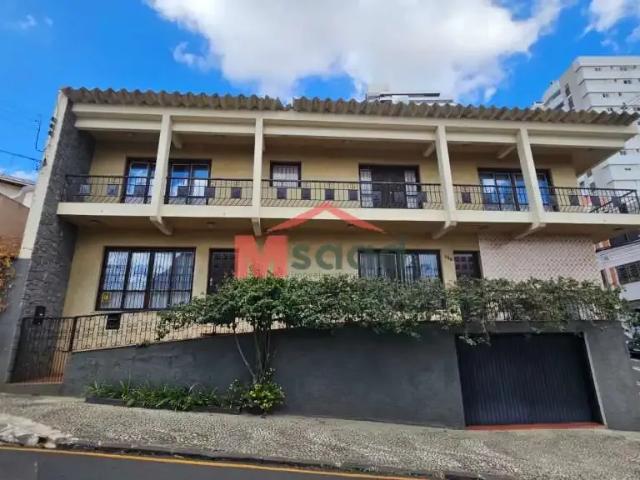 Casa / Sobrado para Venda em Ponta Grossa/PR Centro 6 Quartos