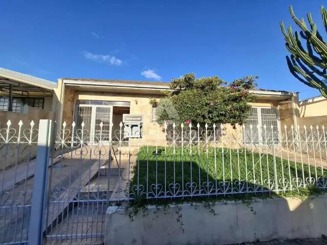 Casa / Sobrado para Venda em Ponta Grossa/PR Contorno 4 Quartos