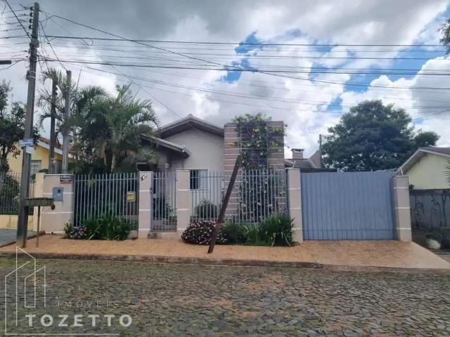 Casa / Sobrado para Venda em Ponta Grossa/PR Contorno 5 Quartos
