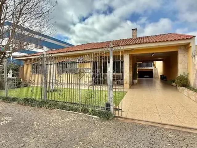 Casa / Sobrado para Venda em Ponta Grossa/PR Estrela 4 Quartos