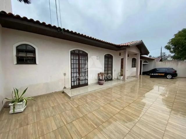 Casa / Sobrado para Venda em Ponta Grossa/PR Estrela 4 Quartos