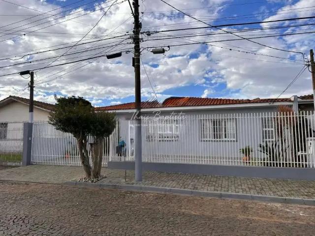 Casa / Sobrado para Venda em Ponta Grossa/PR Estrela 4 Quartos