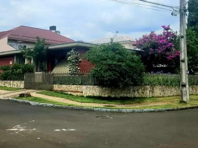 Casa / Sobrado para Venda em Ponta Grossa/PR Estrela 4 Quartos