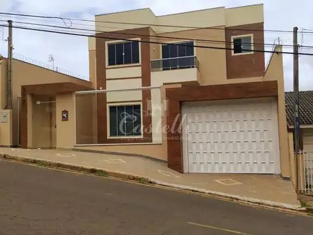 Casa / Sobrado para Venda em Ponta Grossa/PR Estrela 4 Quartos