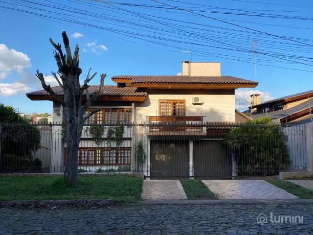Casa / Sobrado para Venda em Ponta Grossa/PR Estrela 5 Quartos