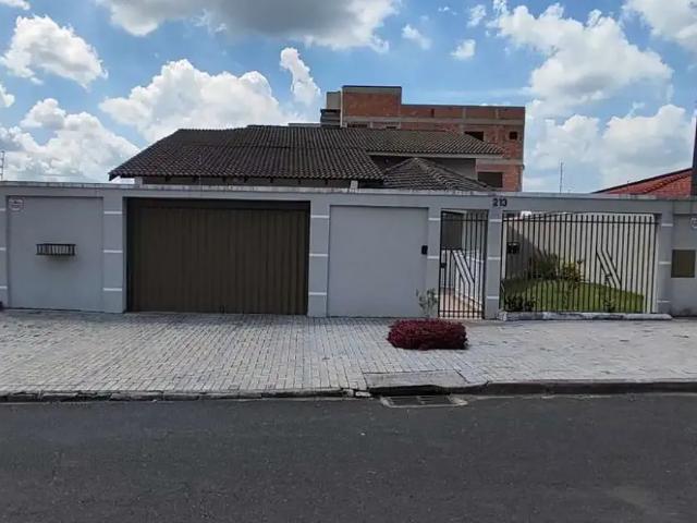 Casa / Sobrado para Venda em Ponta Grossa/PR Jardim Carvalho 3 Quartos