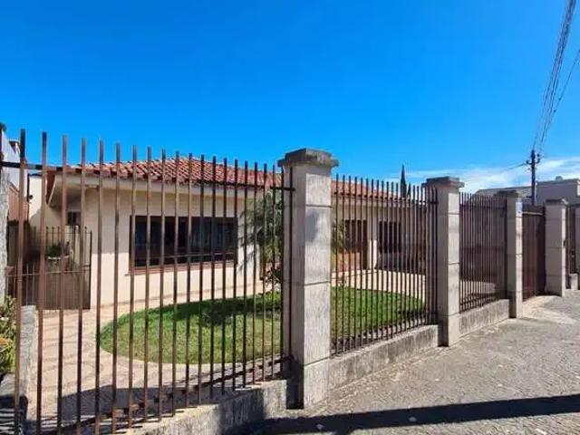 Casa / Sobrado para Venda em Ponta Grossa/PR Jardim Carvalho 3 Quartos
