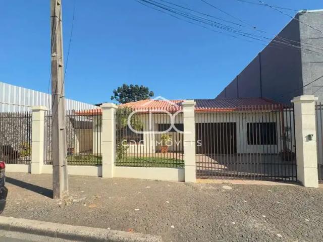 Casa / Sobrado para Venda em Ponta Grossa/PR Jardim Carvalho 4 Quartos