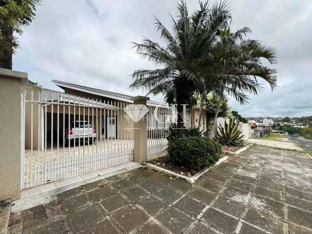 Casa / Sobrado para Venda em Ponta Grossa/PR Jardim Carvalho 4 Quartos
