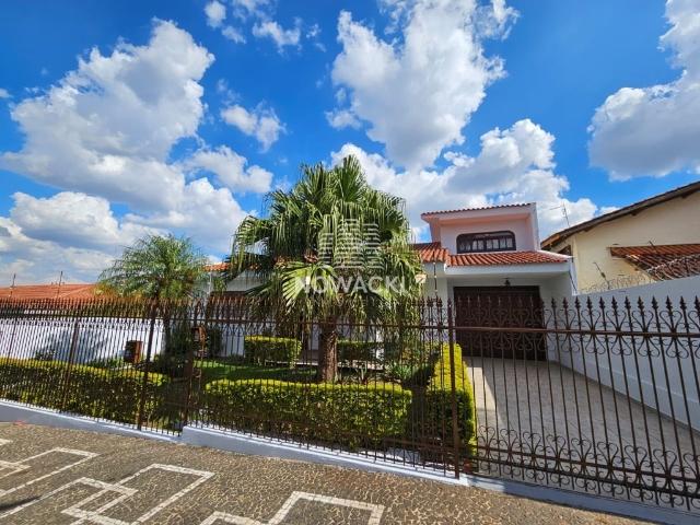 Casa / Sobrado para Venda em Ponta Grossa/PR Jardim Carvalho 4 Quartos