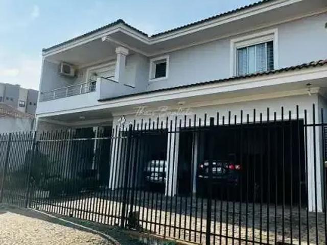Casa / Sobrado para Venda em Ponta Grossa/PR Jardim Carvalho 5 Quartos