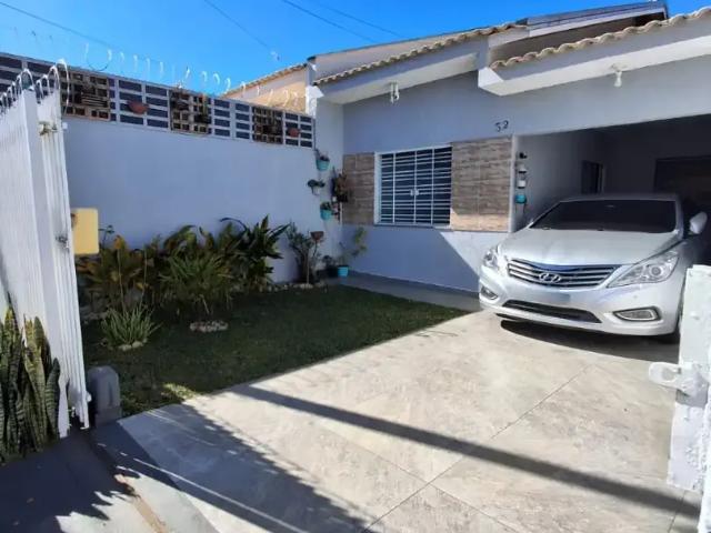 Casa / Sobrado para Venda em Ponta Grossa/PR Neves 3 Quartos