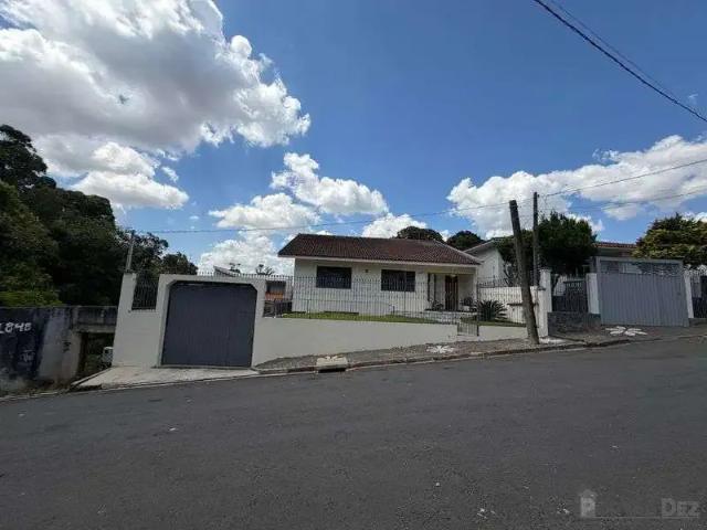 Casa / Sobrado para Venda em Ponta Grossa/PR Nova Rússia 4 Quartos