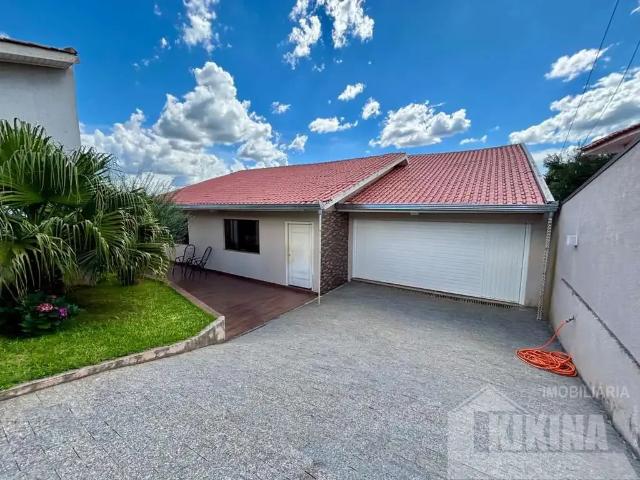 Casa / Sobrado para Venda em Ponta Grossa/PR Nova Rússia 4 Quartos