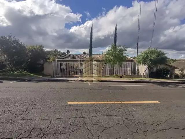 Casa / Sobrado para Venda em Ponta Grossa/PR Oficinas 4 Quartos