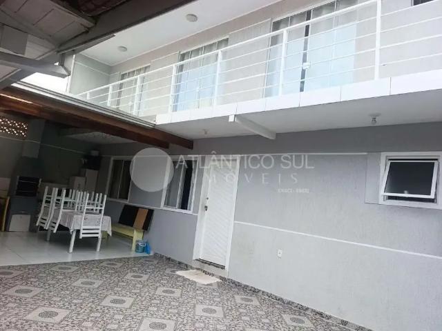 Casa / Sobrado para Venda em Pontal do Paraná/PR Canoas 5 Quartos