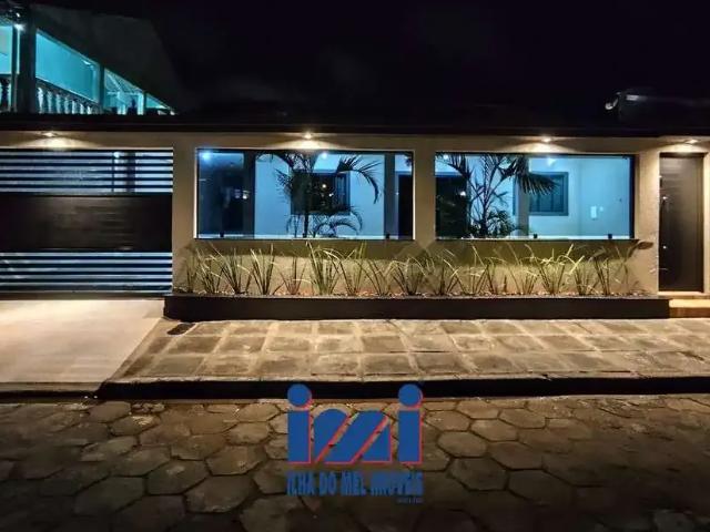 Casa / Sobrado para Venda em Pontal do Paraná/PR Guarapari 5 Quartos