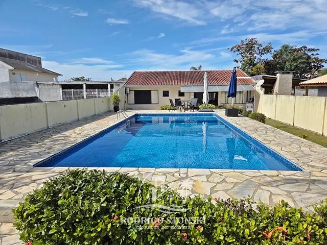 Casa / Sobrado para Venda em Pontal do Paraná/PR Shangri lá 6 Quartos