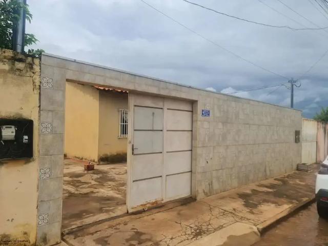 Casa / Sobrado para Venda em Poconé/MT Cangas 2 Quartos