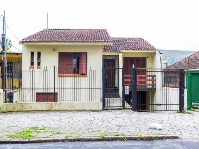 Casa / Sobrado para Venda em Porto Alegre/RS Teresópolis 4 Quartos