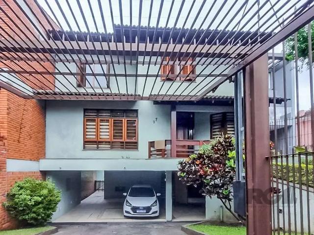 Casa / Sobrado para Venda em Porto Alegre/RS Teresópolis 4 Quartos