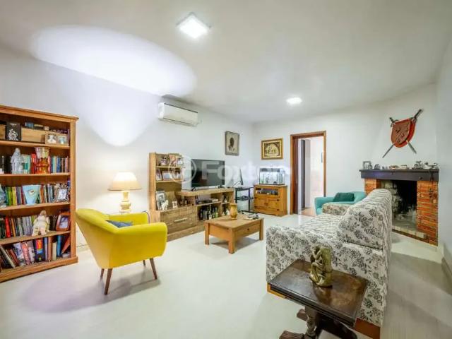 Casa / Sobrado para Venda em Porto Alegre/RS Teresópolis 4 Quartos