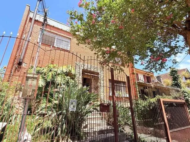 Casa / Sobrado para Venda em Porto Alegre/RS Teresópolis 4 Quartos