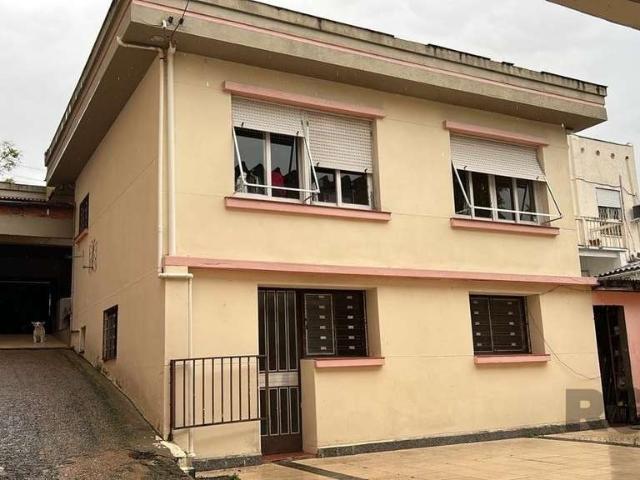 Casa / Sobrado para Venda em Porto Alegre/RS Teresópolis 4 Quartos