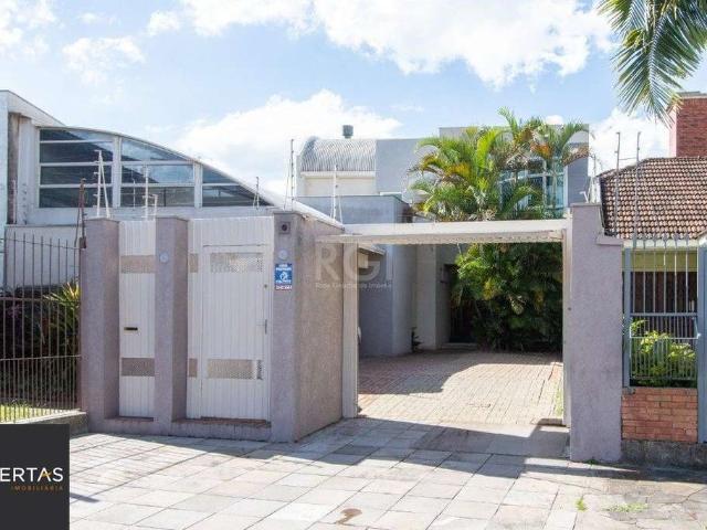 Casa / Sobrado para Venda em Porto Alegre/RS Teresópolis 4 Quartos