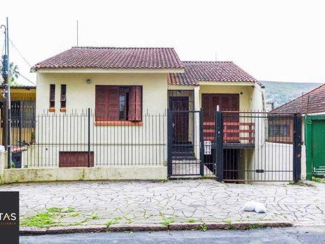 Casa / Sobrado para Venda em Porto Alegre/RS Teresópolis 4 Quartos