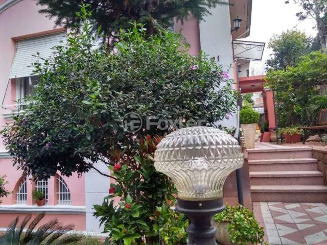 Casa / Sobrado para Venda em Porto Alegre/RS Teresópolis 5 Quartos