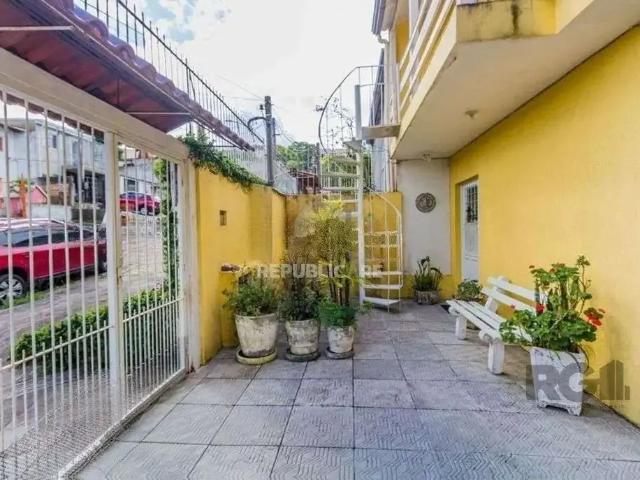 Casa / Sobrado para Venda em Porto Alegre/RS Teresópolis 5 Quartos