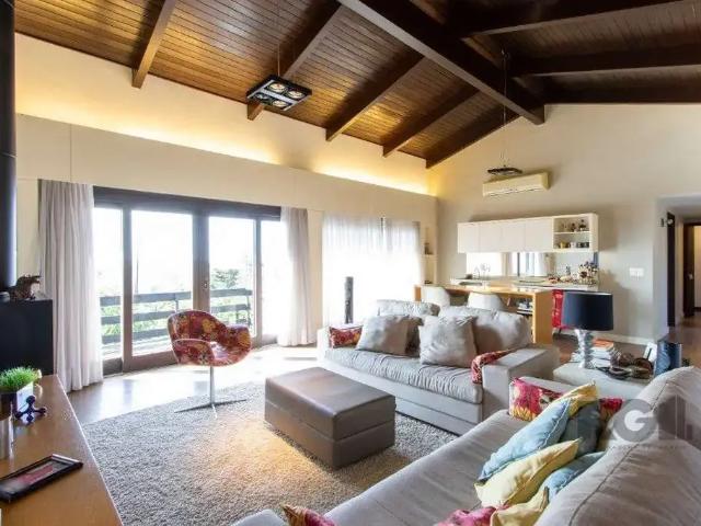 Casa / Sobrado para Venda em Porto Alegre/RS Teresópolis 5 Quartos