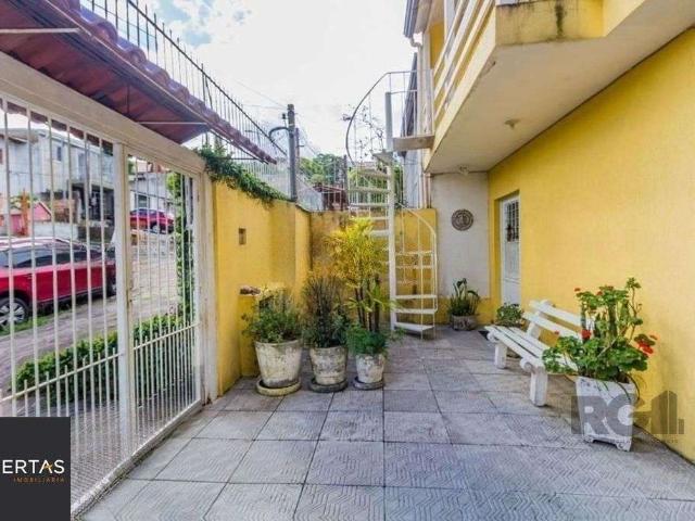 Casa / Sobrado para Venda em Porto Alegre/RS Teresópolis 5 Quartos