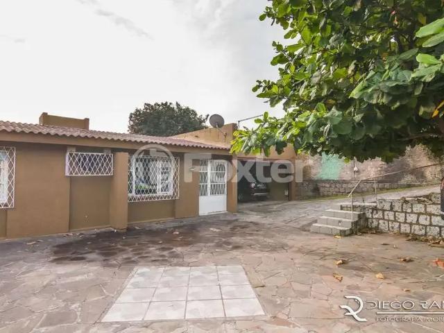 Casa / Sobrado para Venda em Porto Alegre/RS Teresópolis 3 Quartos