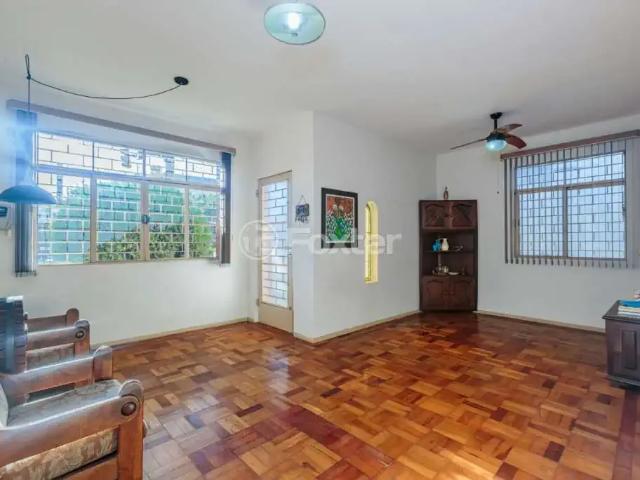Casa / Sobrado para Venda em Porto Alegre/RS Teresópolis 3 Quartos