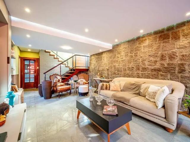 Casa / Sobrado para Venda em Porto Alegre/RS Teresópolis 3 Quartos
