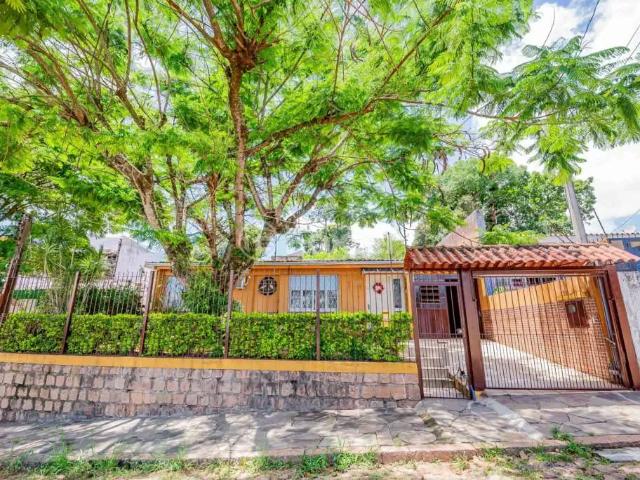 Casa / Sobrado para Venda em Porto Alegre/RS Teresópolis 3 Quartos