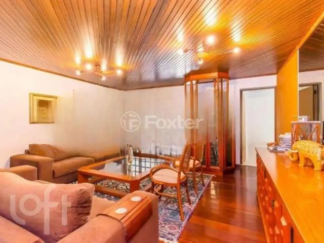 Casa / Sobrado para Venda em Porto Alegre/RS Três Figueiras 4 Quartos