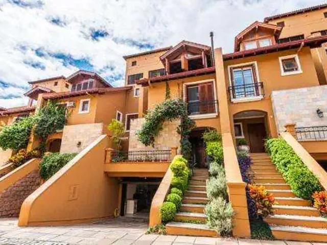 Casa / Sobrado para Venda em Porto Alegre/RS Três Figueiras 4 Quartos