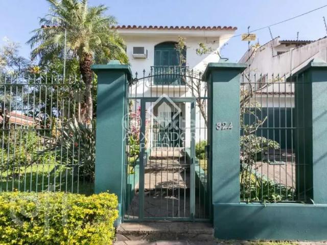 Casa / Sobrado para Venda em Porto Alegre/RS Três Figueiras 4 Quartos
