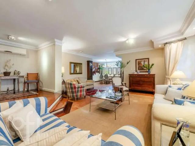 Casa / Sobrado para Venda em Porto Alegre/RS Três Figueiras 4 Quartos