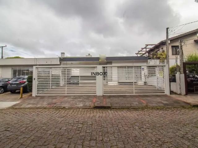 Casa / Sobrado para Venda em Porto Alegre/RS Três Figueiras 4 Quartos