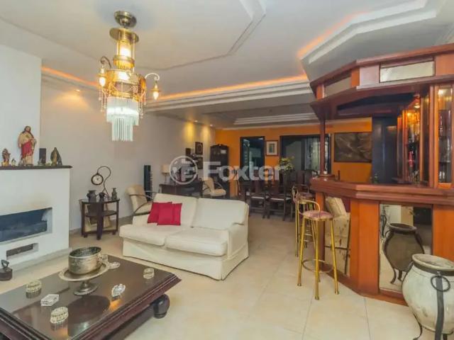 Casa / Sobrado para Venda em Porto Alegre/RS Três Figueiras 4 Quartos